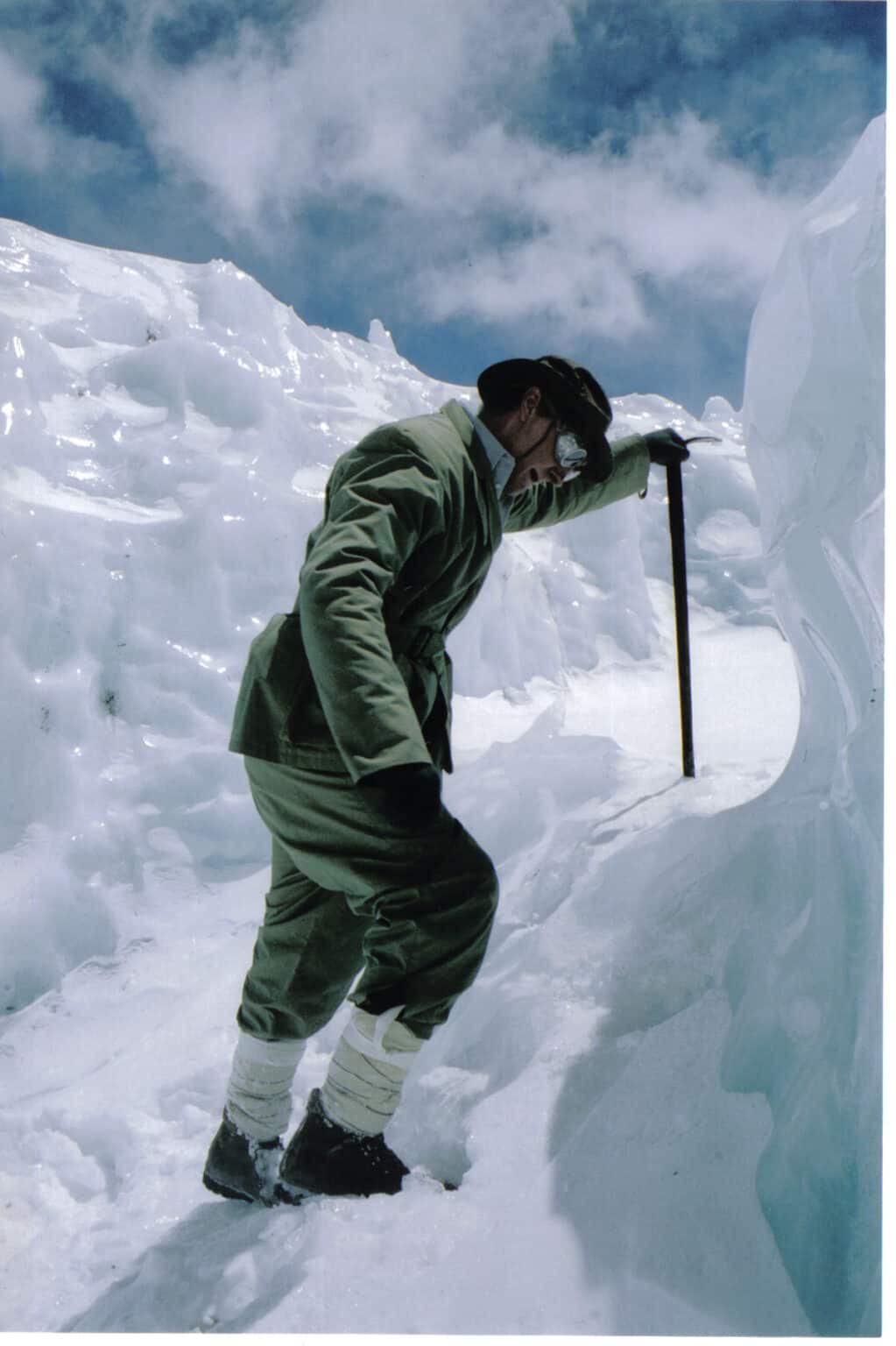 The Discovery of George Mallory's Body on Everest in 1999 ...